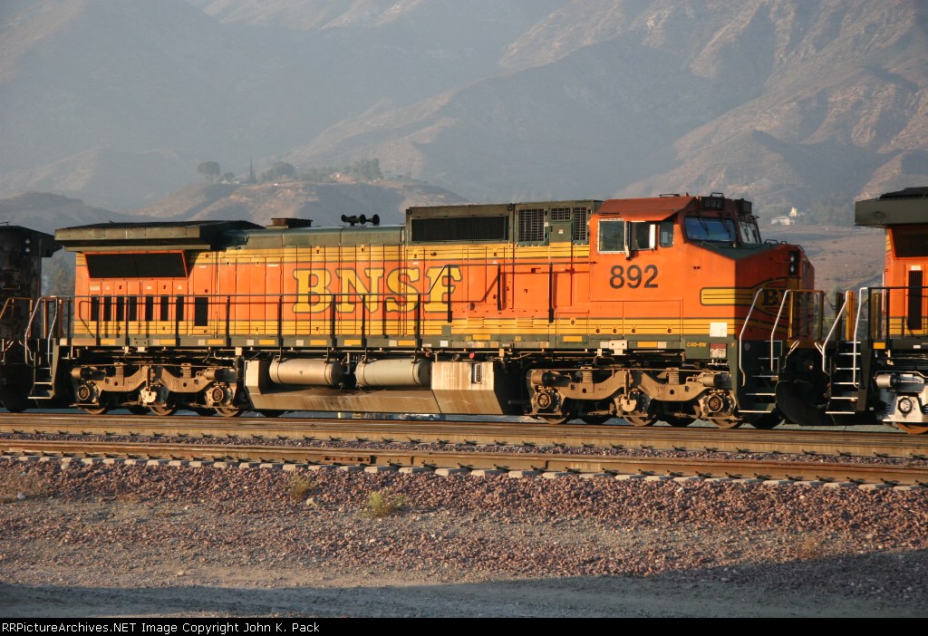 BNSF 892